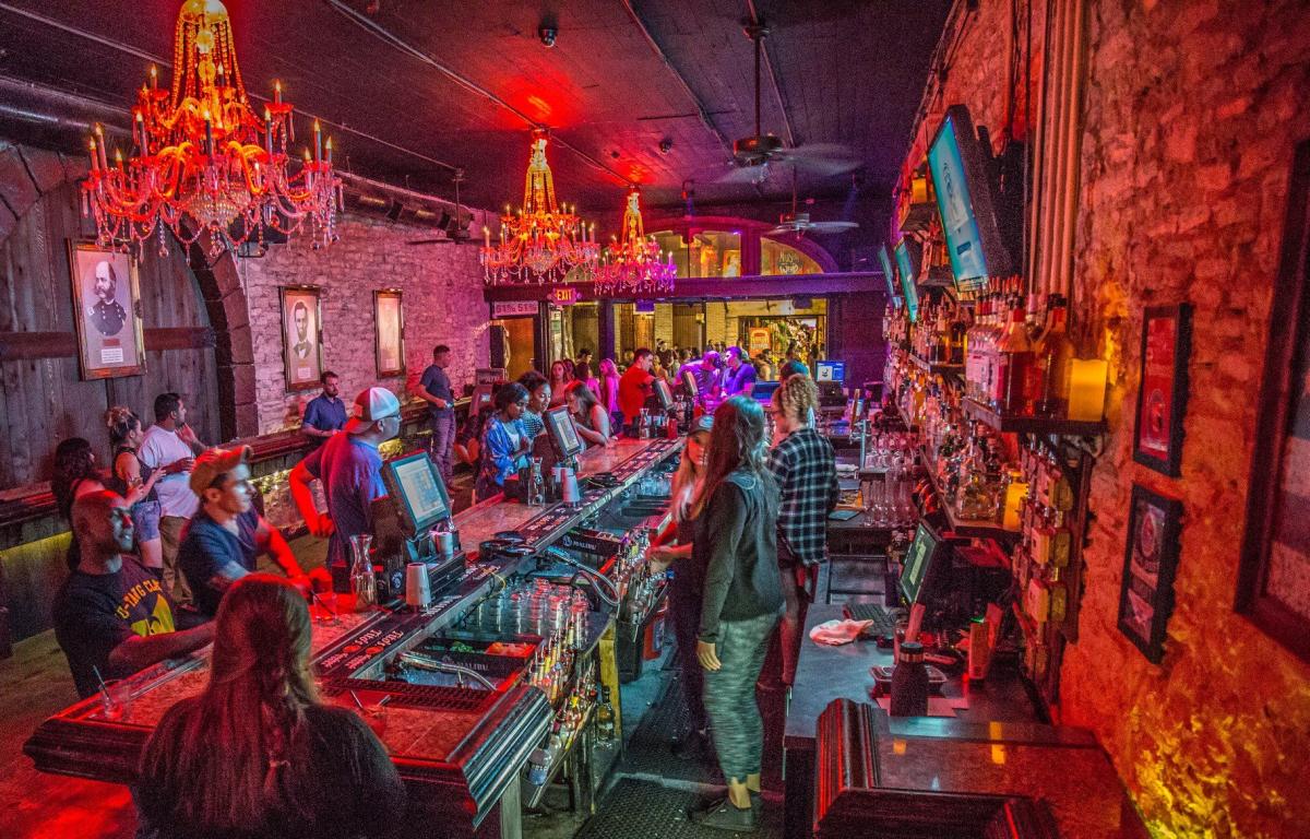 Burnside's Tavern | Austin, TX