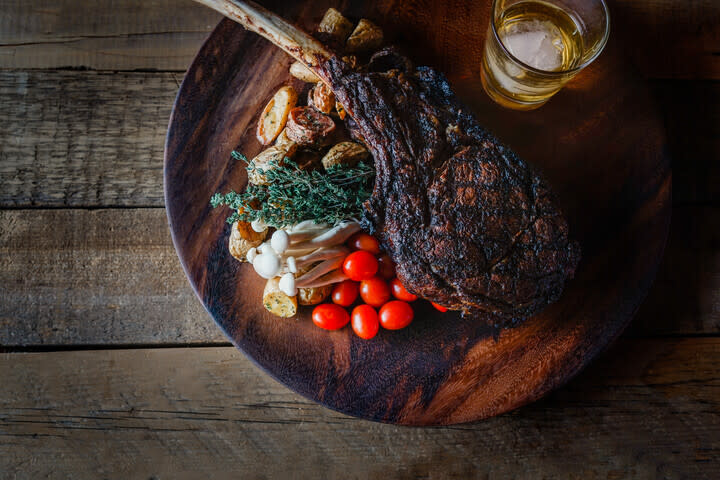 Peaks Chophouse & Wine Lounge