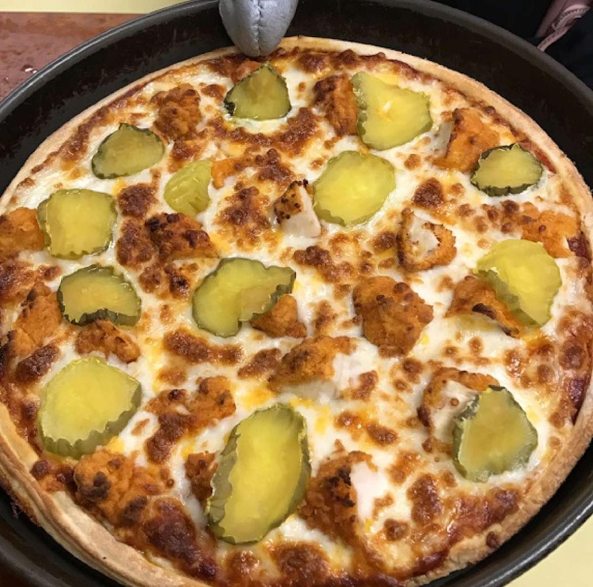 Sharky's Pizza on The Lake at Lazy Lee's | Branson, MO