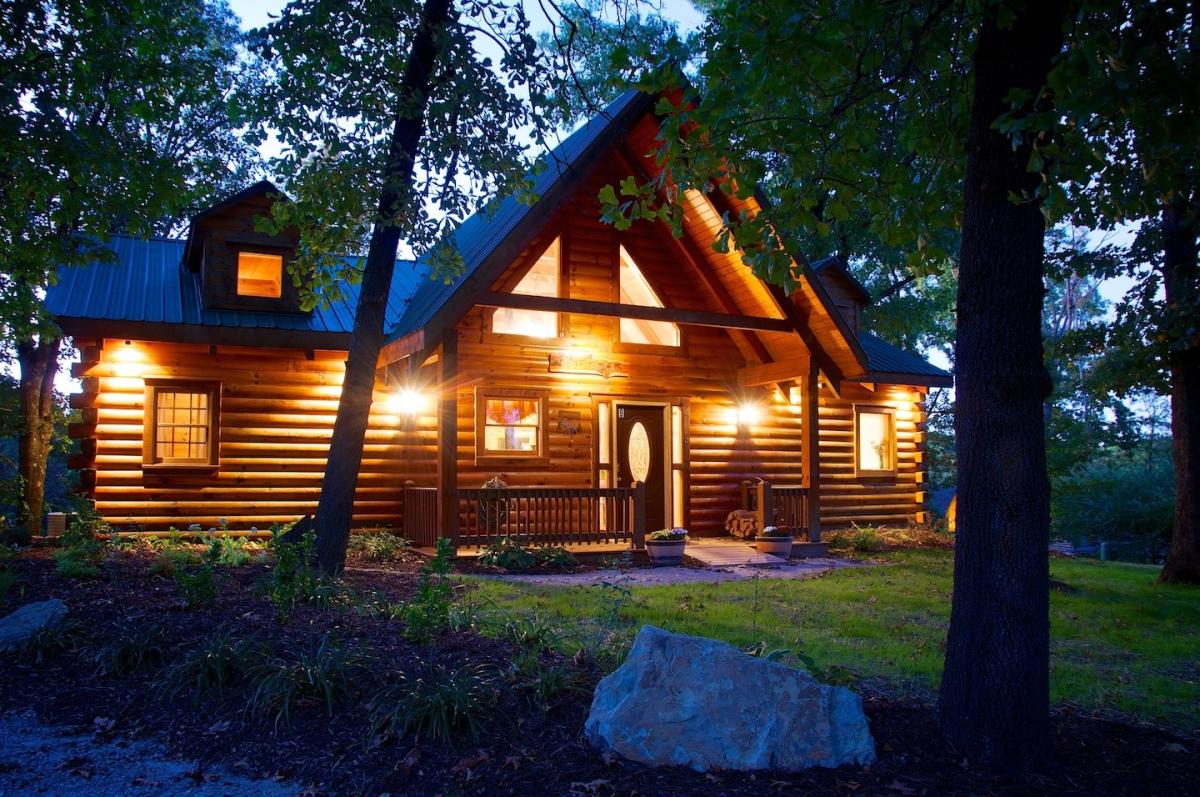 Branson Bear Log Cabin | Branson, MO
