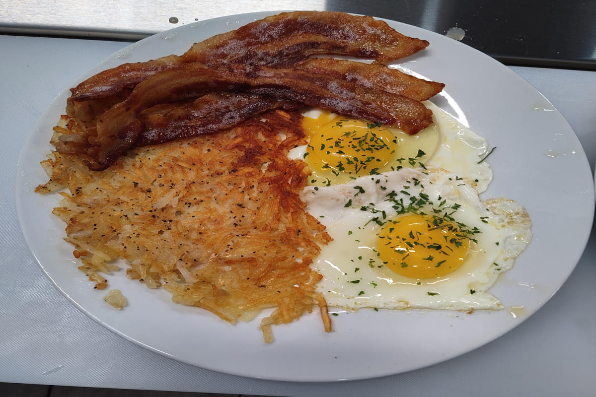 Mama's Place | Calabash, NC 29467