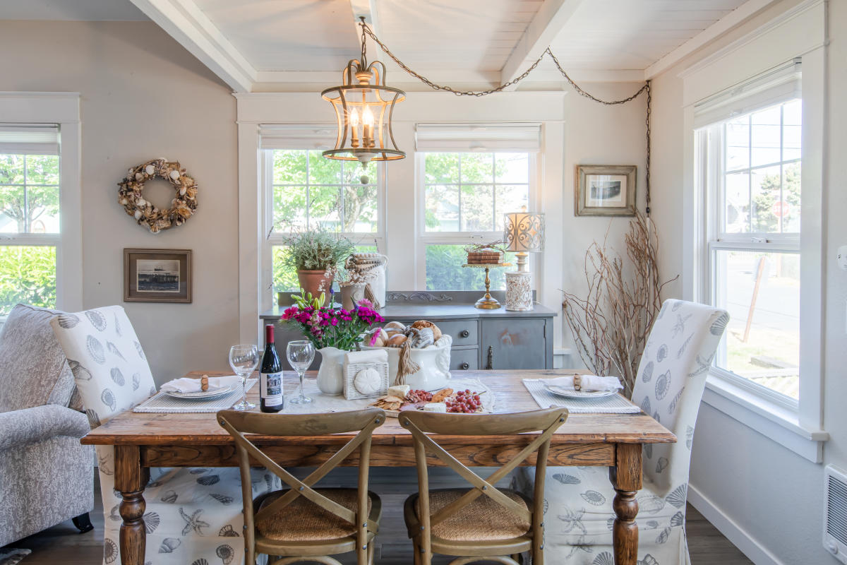 Red Door Cottage by Haystack Luxury Vacation Rentals | Cannon Beach, OR