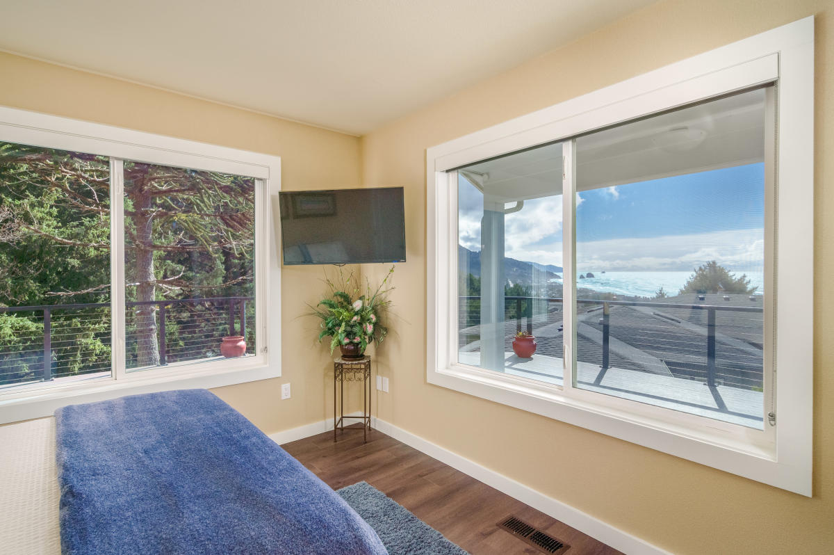 Anchor's Retreat by Haystack Luxury Vacation Rentals | Cannon Beach, OR