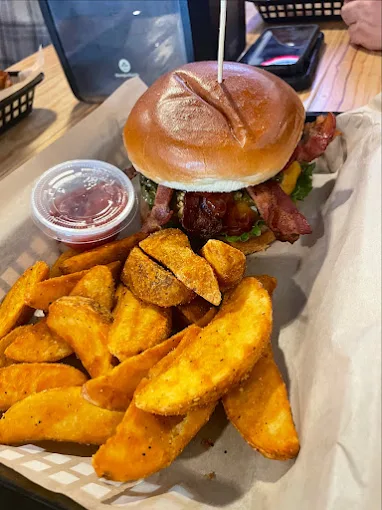 Mudhook Bar and Kitchen