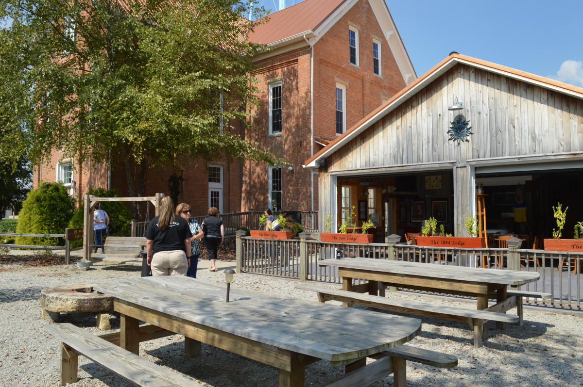 1894 Lodge | New Washington, IN 47162