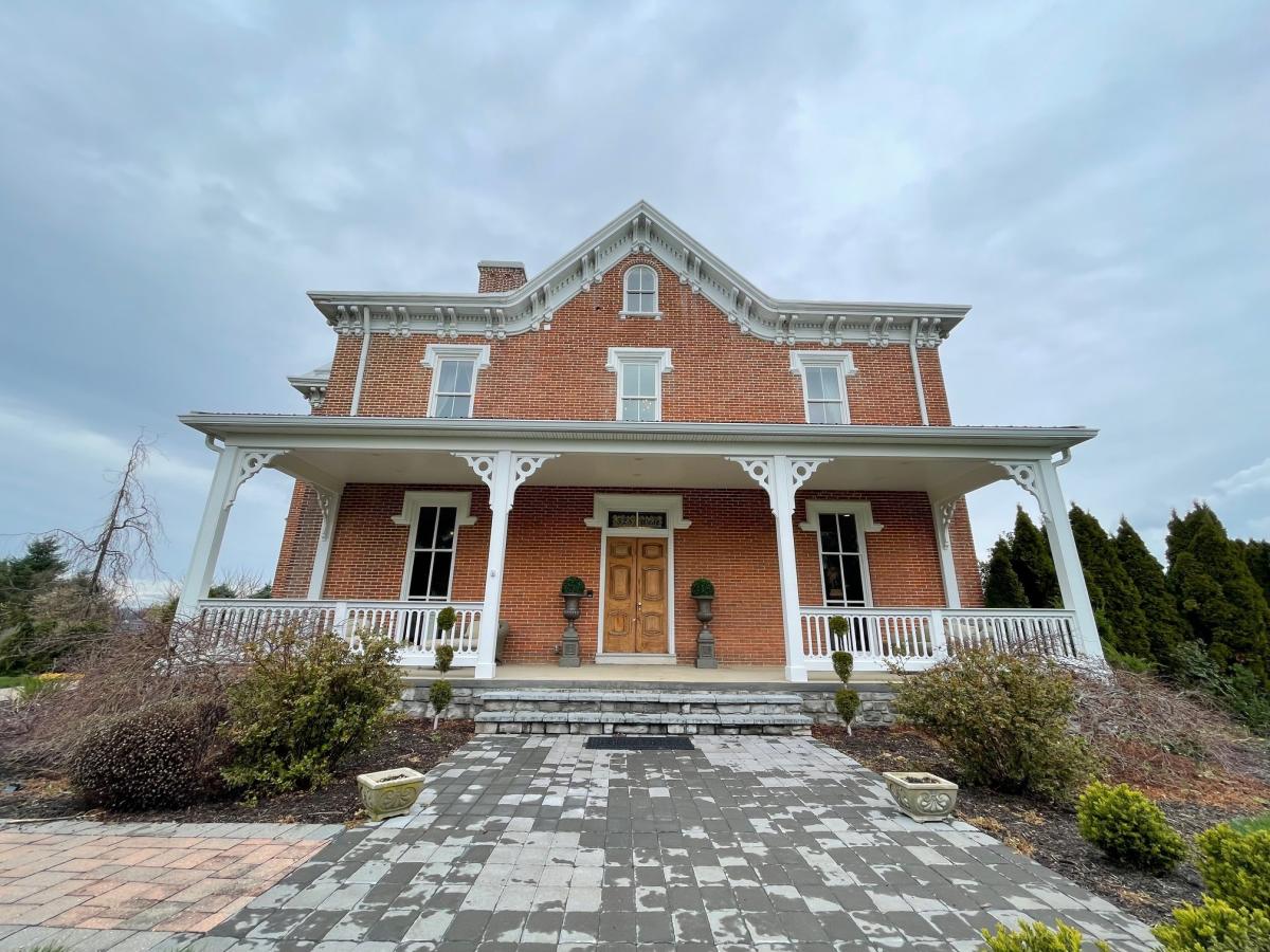 Stuart Manor B&B | Carlisle, PA 17015
