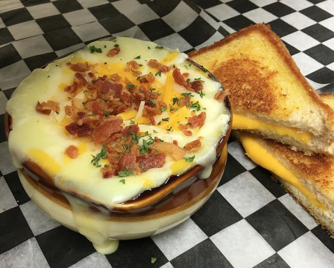 Half Shells Oyster Bar & Grill