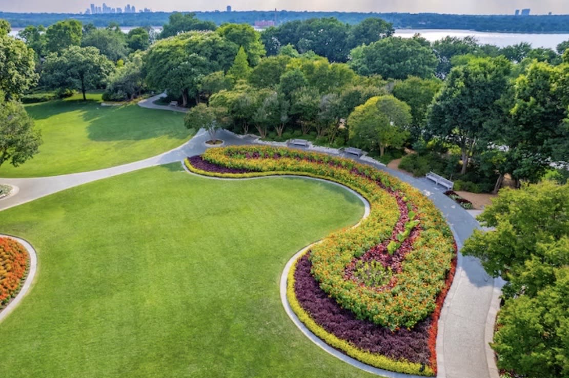 Dallas Arboretum Eclipse Party