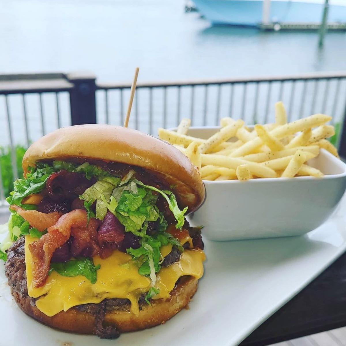 Outriggers Tiki Bar & Grille | New Smyrna Beach, FL 32169