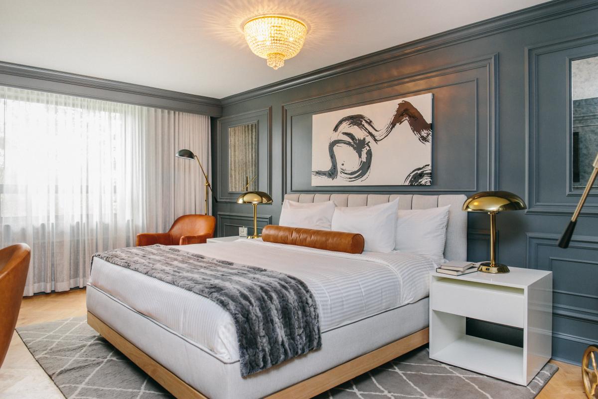 The Drake Oak Brook, Autograph Collection