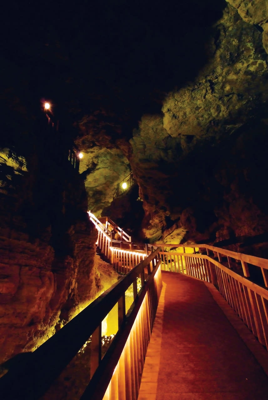 Crystal Cave Wisconsin TheChanClan: Inside Entrance To Crystal Cave,