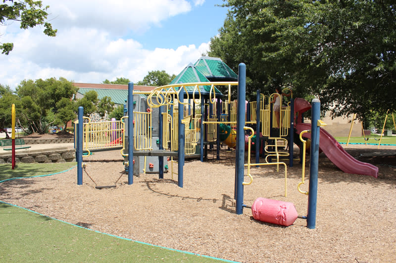 Kiwanis Recreation Center and Honeycutt Park