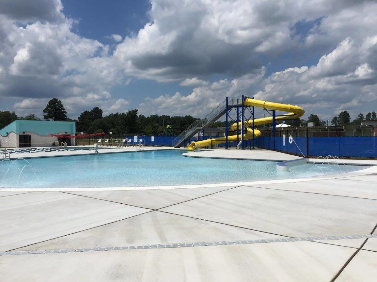 College Lakes Recreation Center