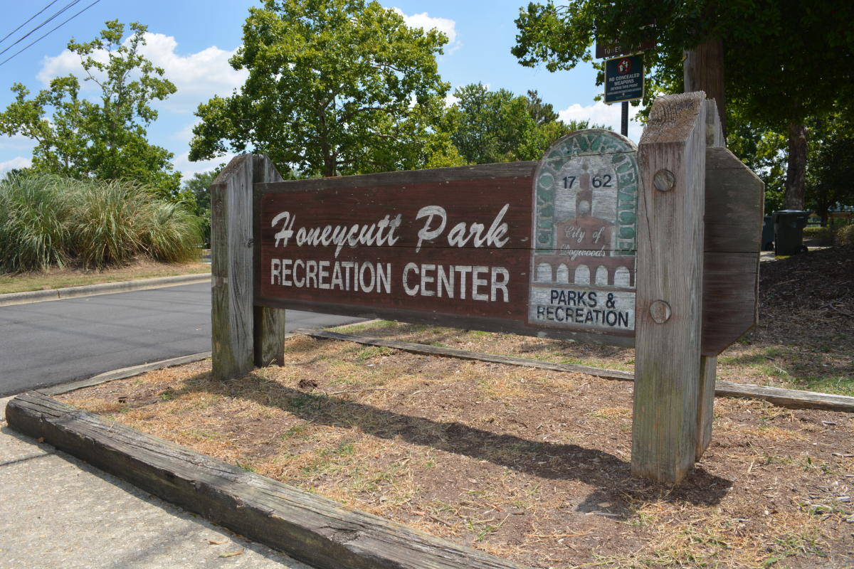 Kiwanis Recreation Center and Honeycutt Park