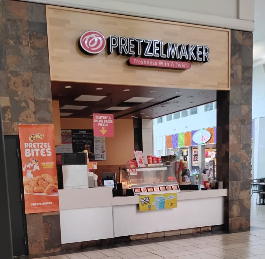 pretzel maker mall