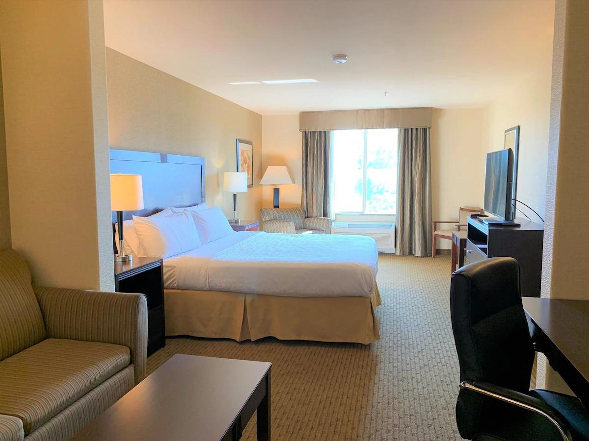 Holiday Inn Express & Suites Fresno Northwest-Herndon, an IHG Hotel