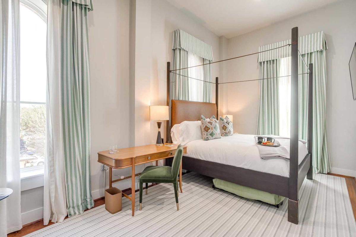 Nutt House Hotel