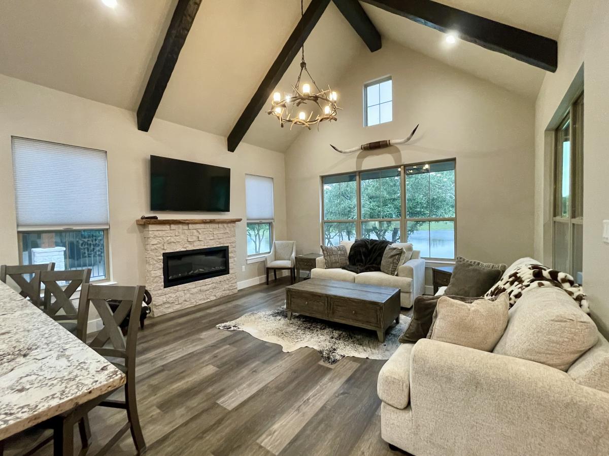 Ranch Sunsets - Luxury Lakeview Ranch Villa at Twin Canyons Longhorn Ranch