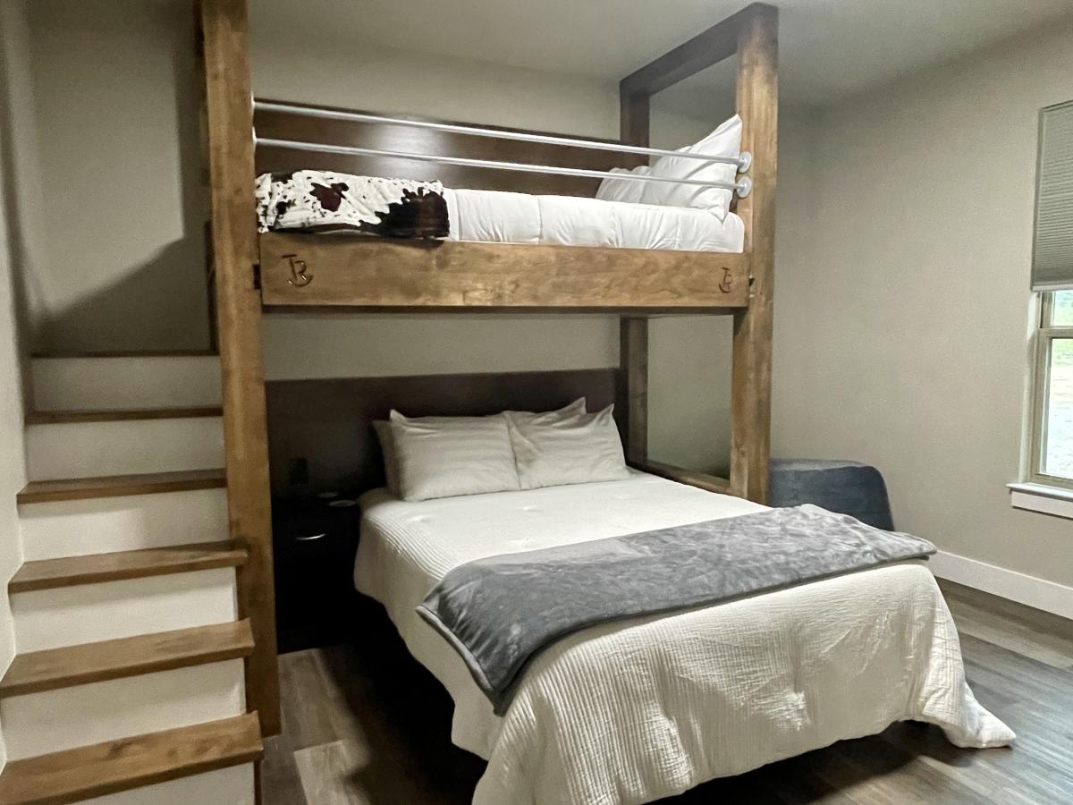 Ranch Sunsets - Luxury Lakeview Ranch Villa at Twin Canyons Longhorn Ranch