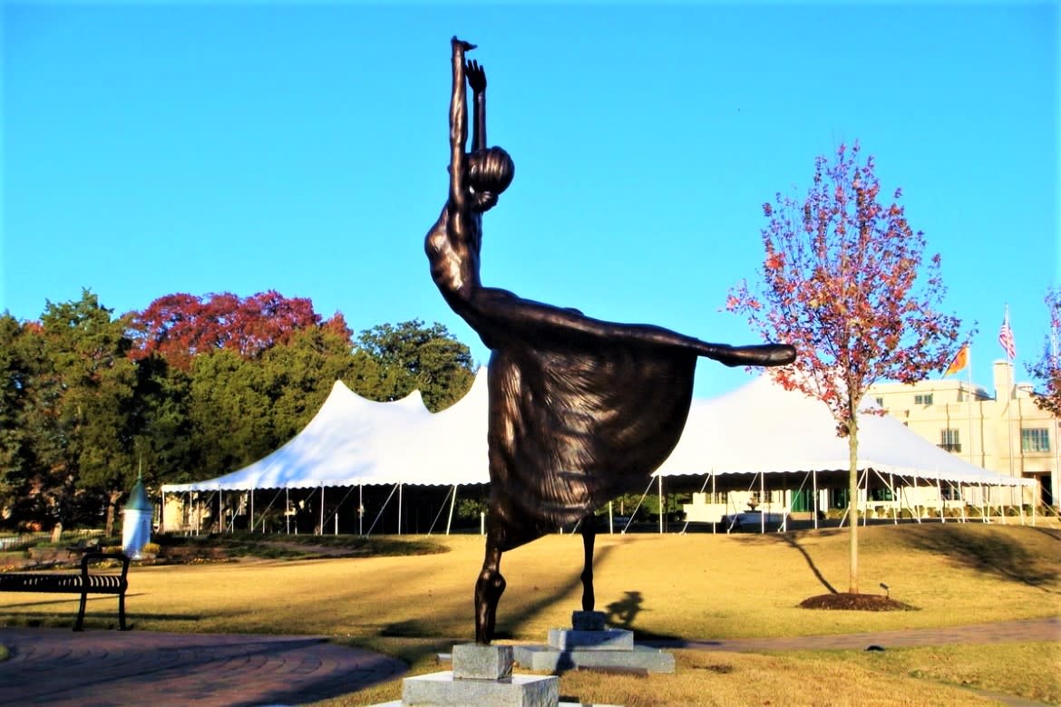 five moons sculpture