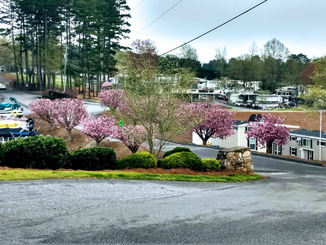 Lake Hickory RV Resort