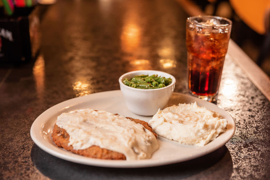 Oscar's Classic Diner