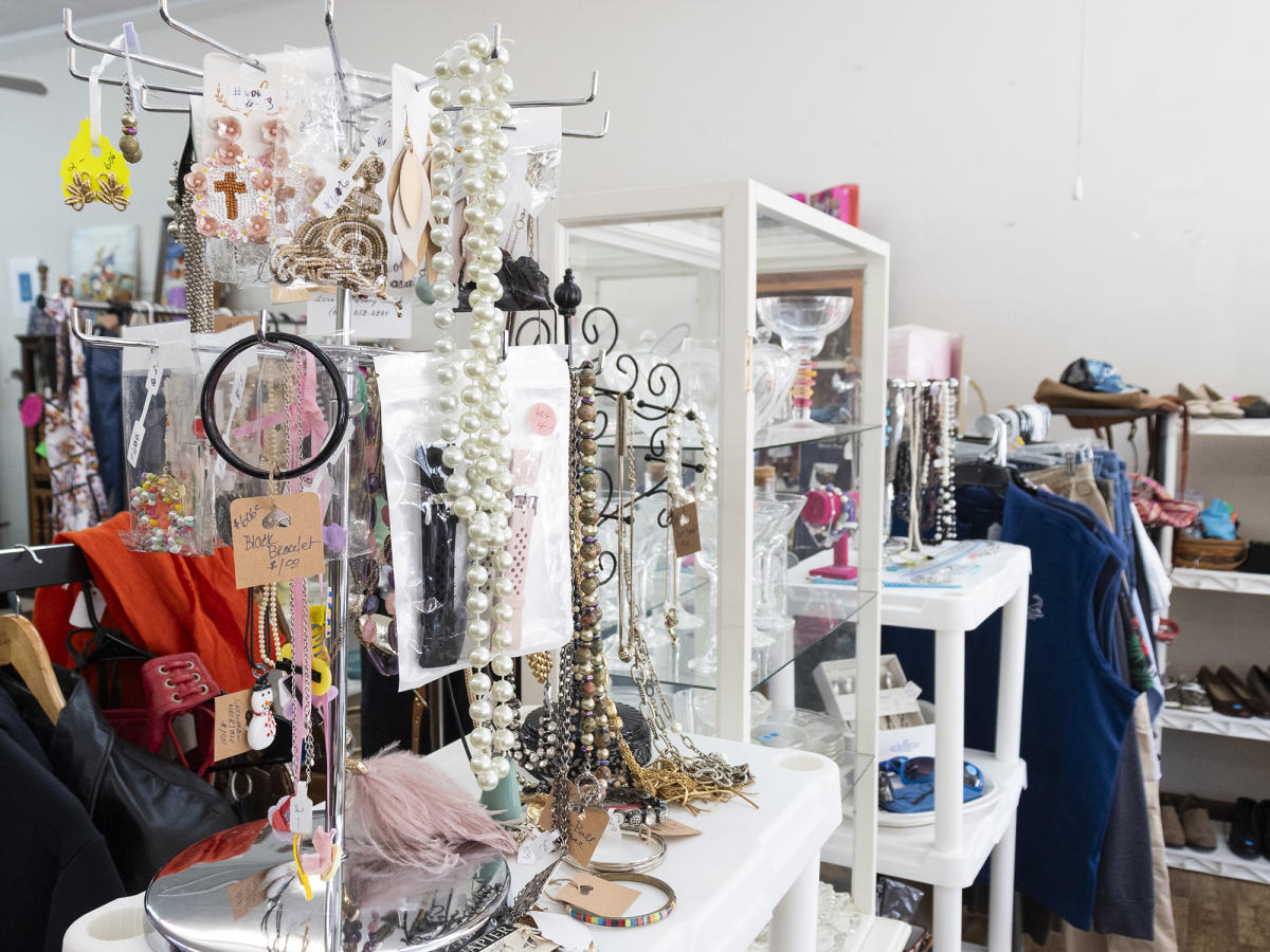 Cleo's Closet and More Decor