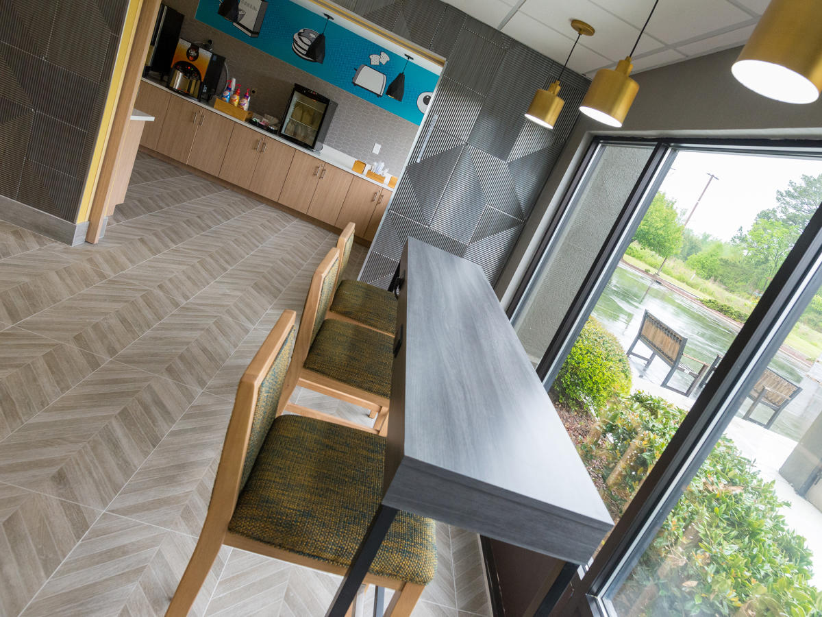 La Quinta Inn & Suites by Wyndham