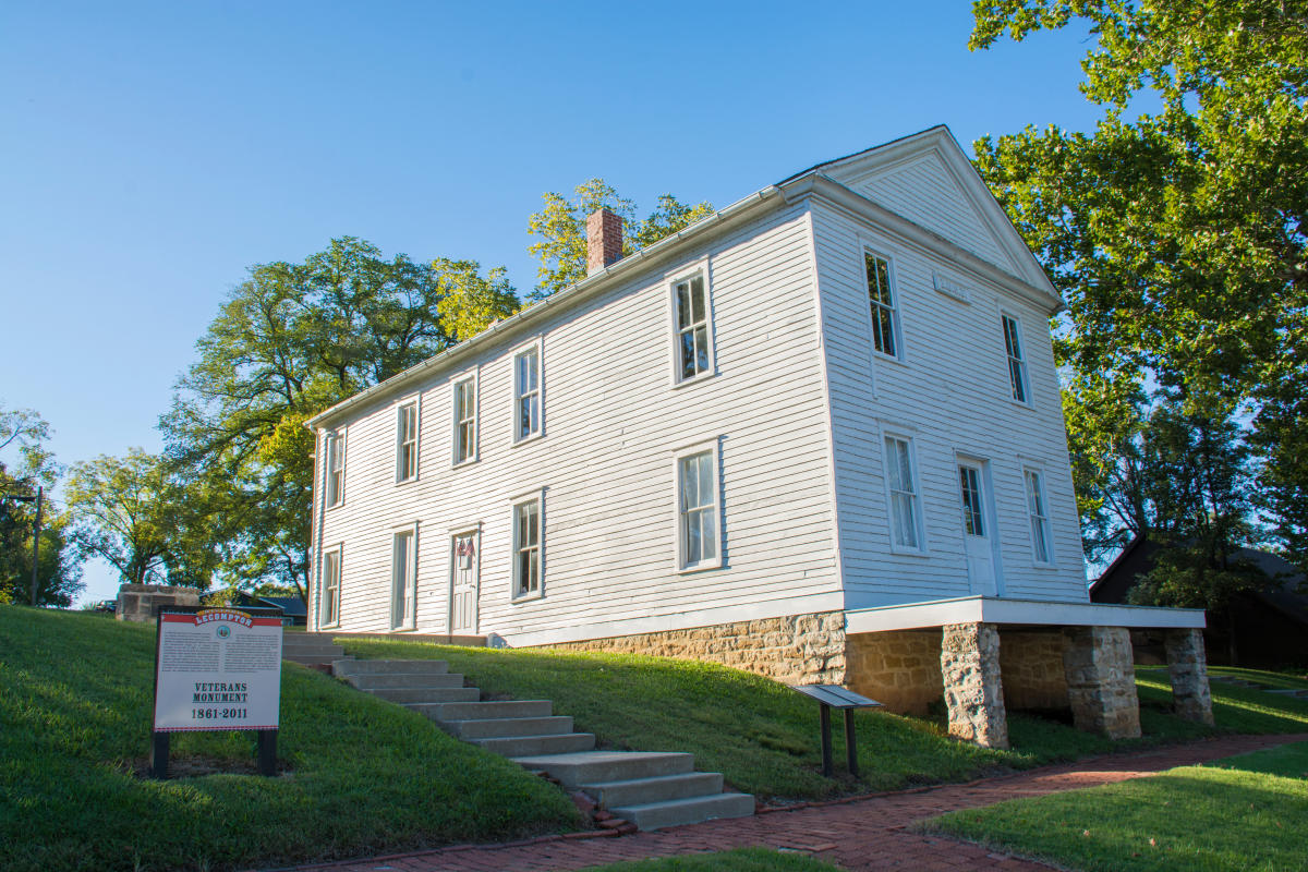 leompton constitution