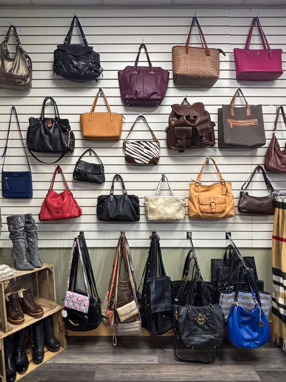 Geneva Upscale Consignment