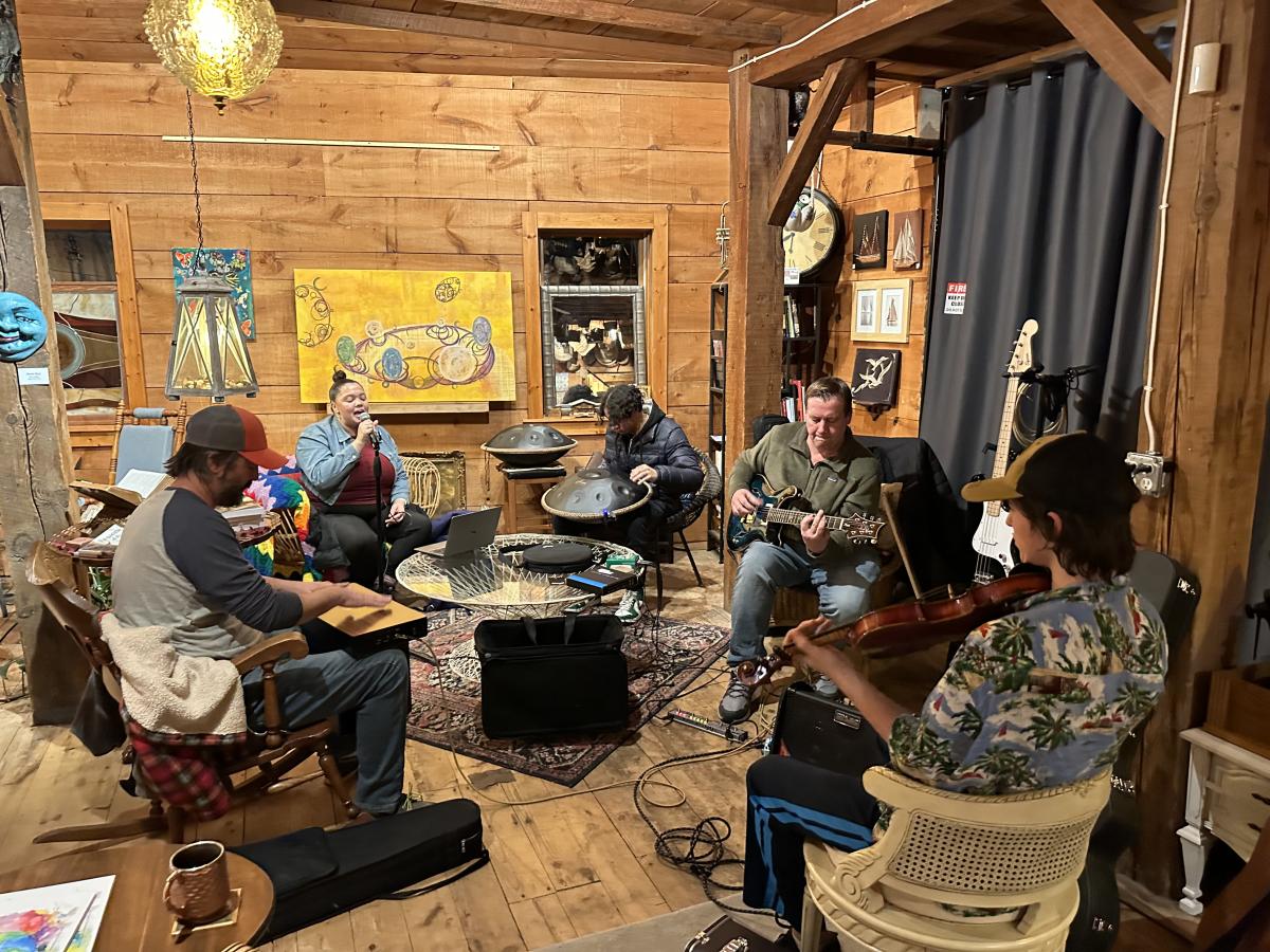 Friday Night Jams with Steven R Jones and Camilla of ÅdiolÅ | Waunakee, WI