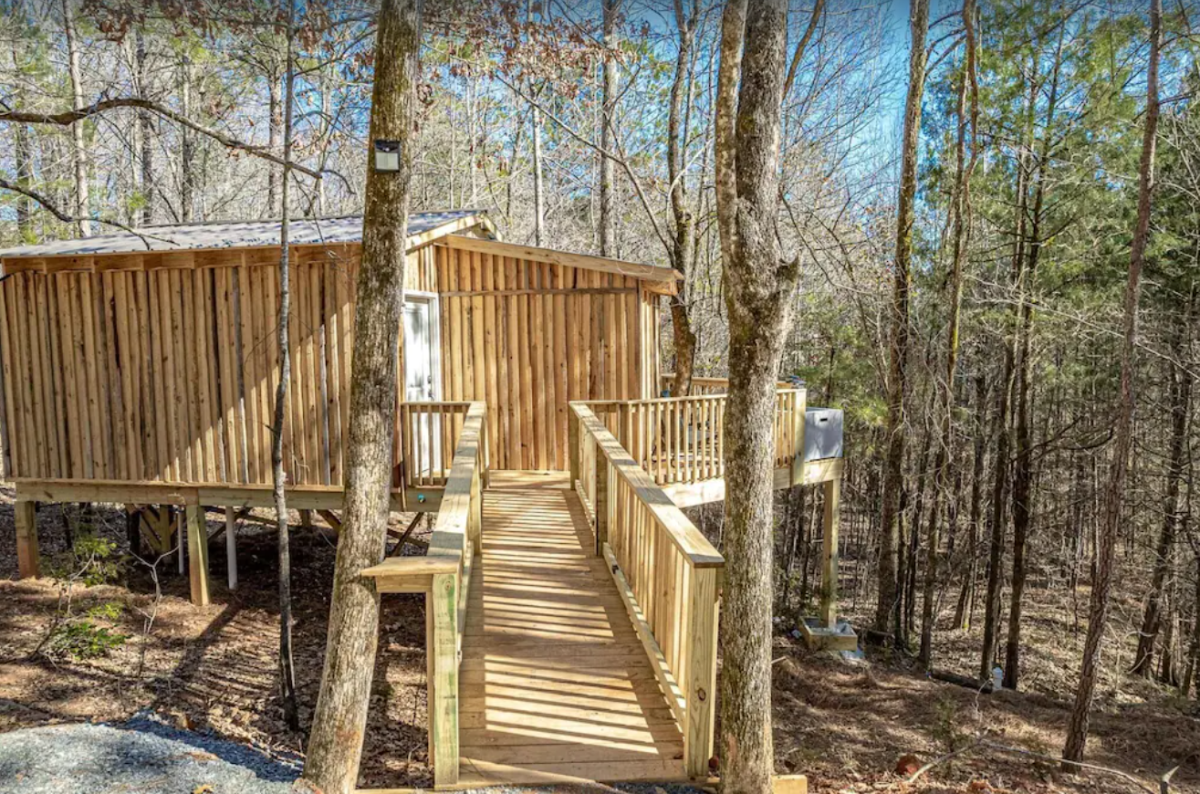 Cozy Couples Treehouse