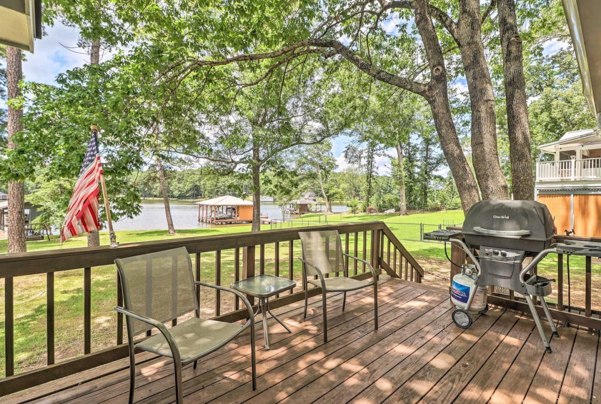 Waterfront Lake Sinclair Home w/ Boat Dock