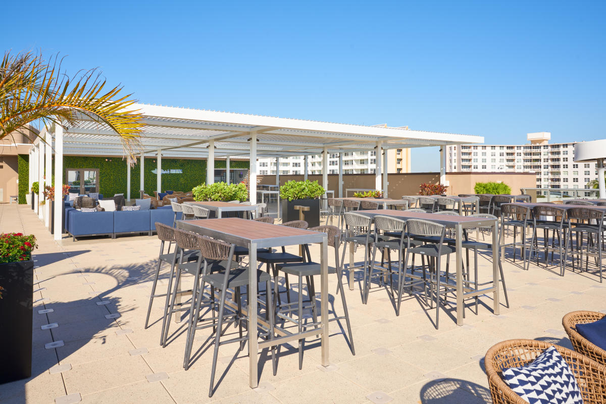 Pier 6 Rooftop Lounge | Pompano Beach, FL