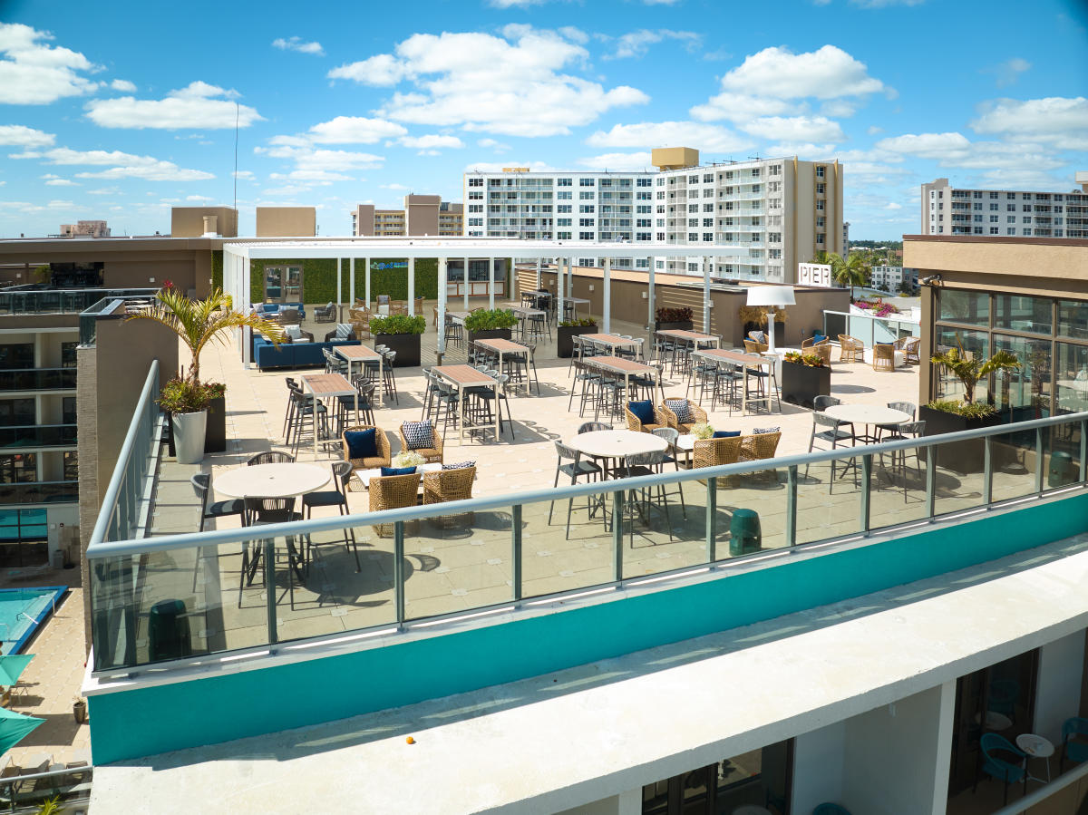 Pier 6 Rooftop Lounge | Pompano Beach, FL