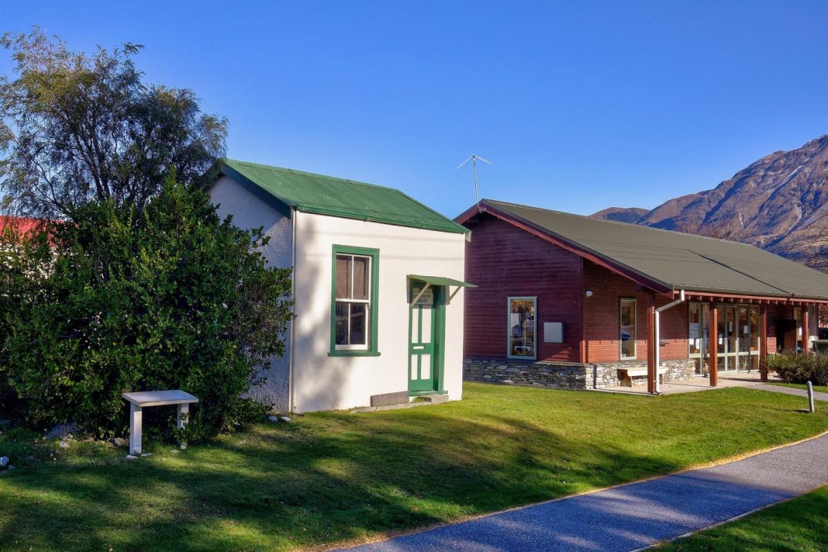 Queenstown Lakes Libraries | Official Queenstown Website