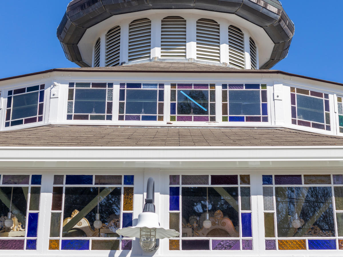Crescent Park Looff Carousel | Riverside, RI 02915