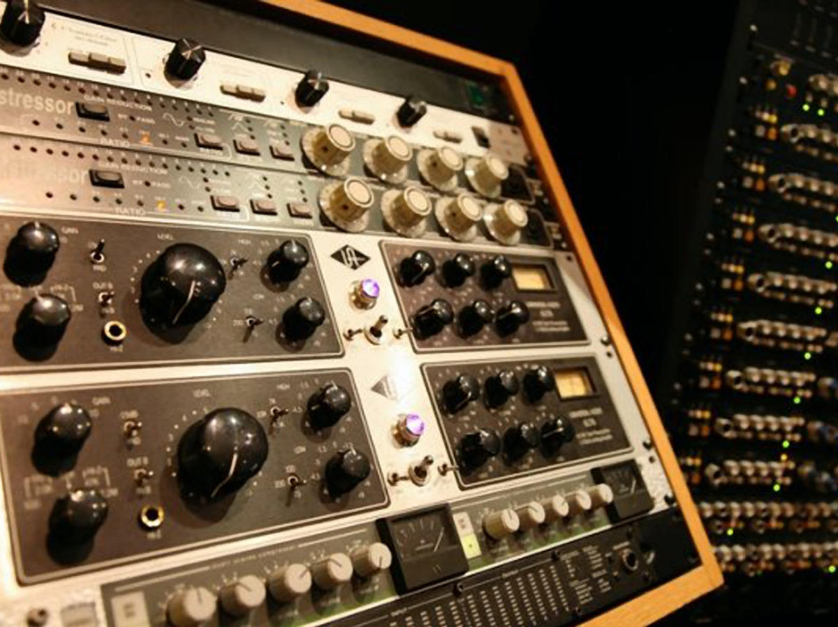 Machines with Magnets | Pawtucket, RI 02860