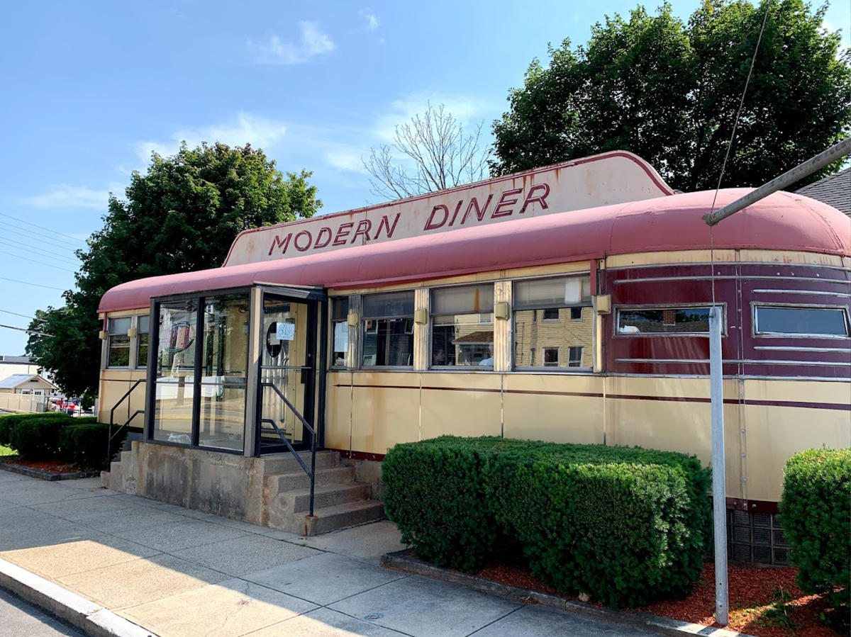 Modern Diner | Pawtucket, RI 02860