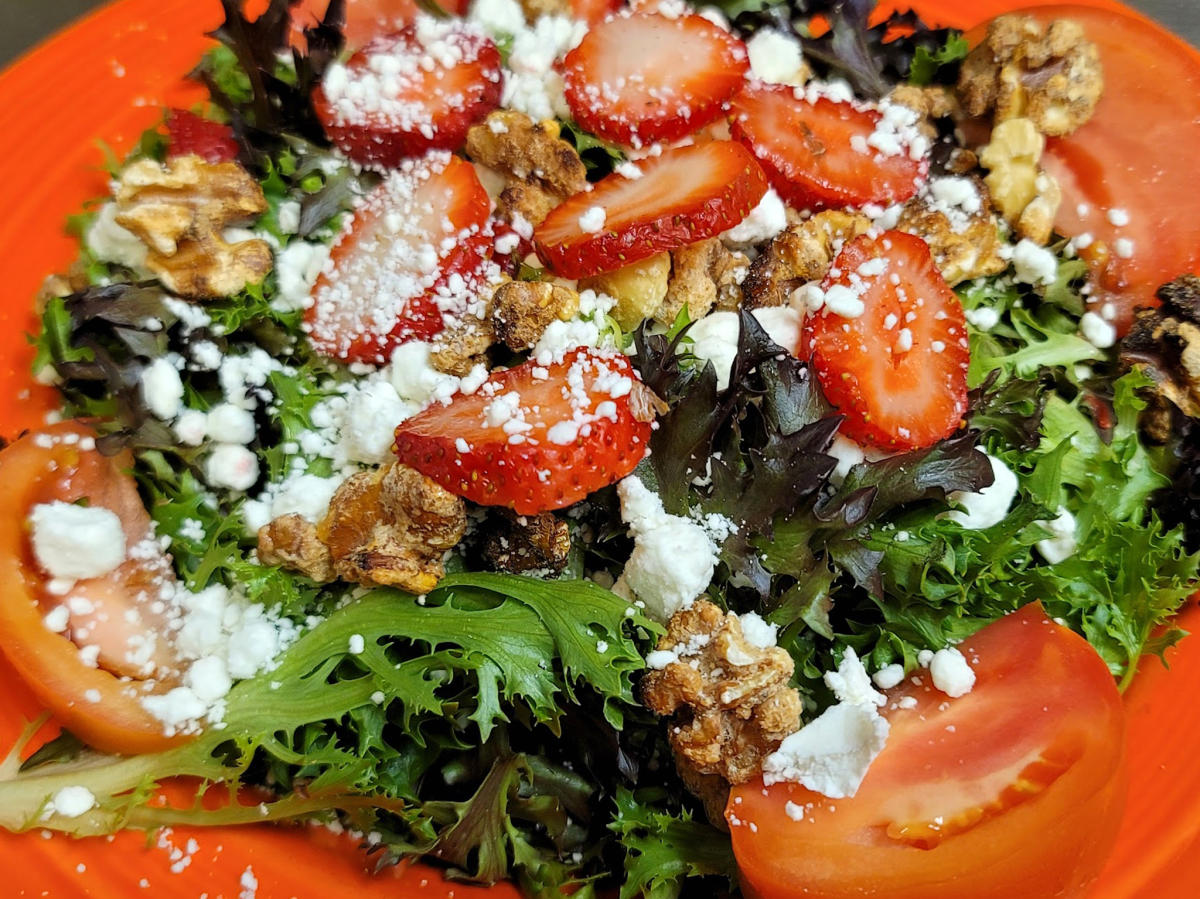 Mr. Z's Restaurant By The Lake | Chepachet, RI 02814