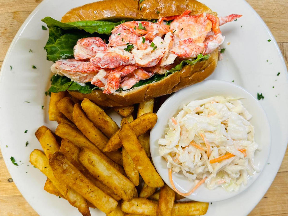 Mr. Z's Restaurant By The Lake | Chepachet, RI 02814