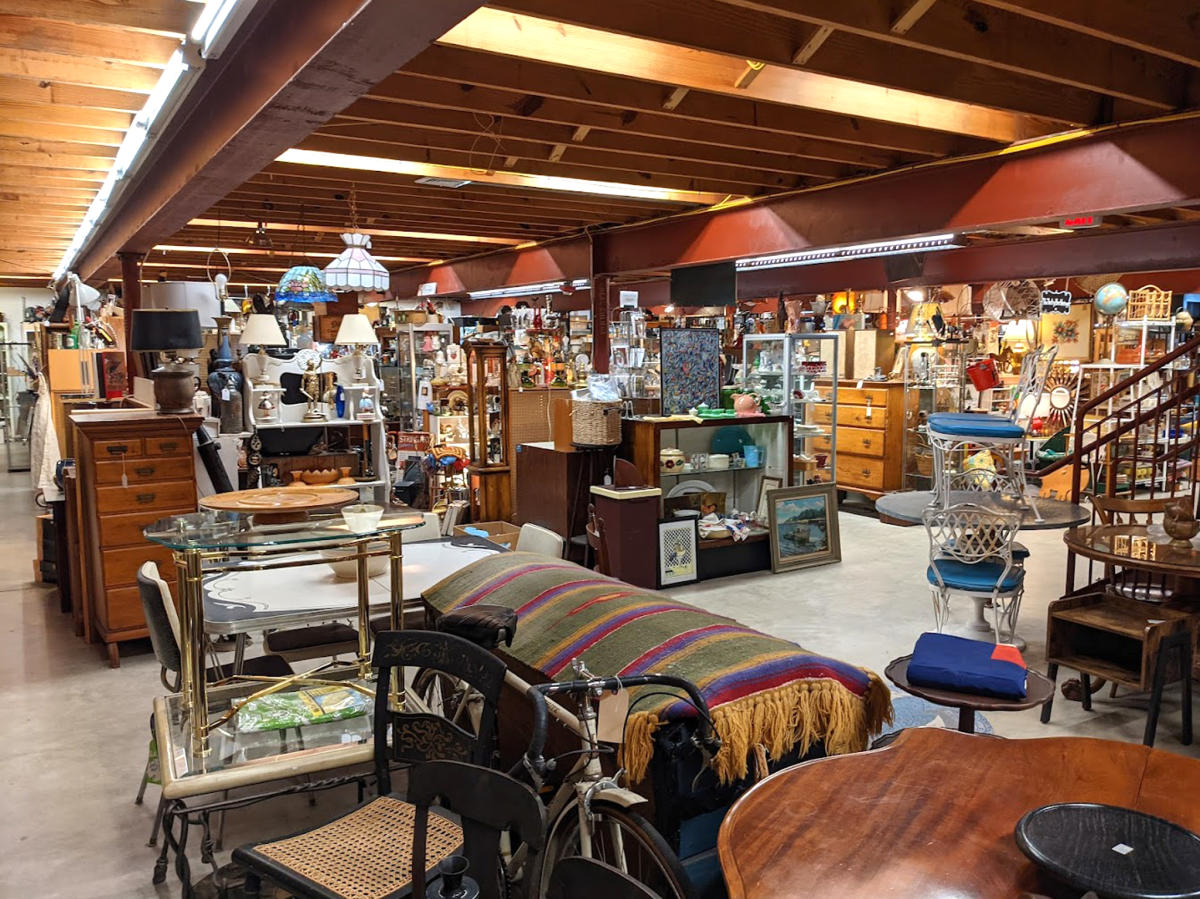 Rhode Island Antiques Mall | Pawtucket, RI 02860