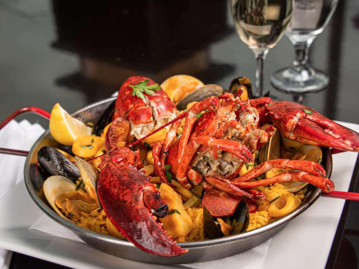 Riviera Restaurant | East Providence, RI 02914