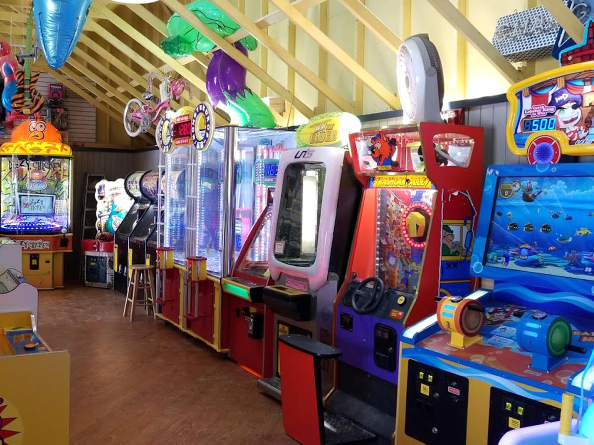 Spring Lake Beach | Glendale, RI 02826