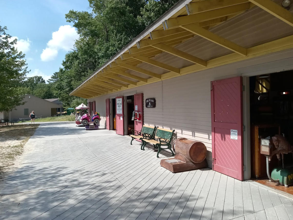 Spring Lake Beach | Glendale, RI 02826