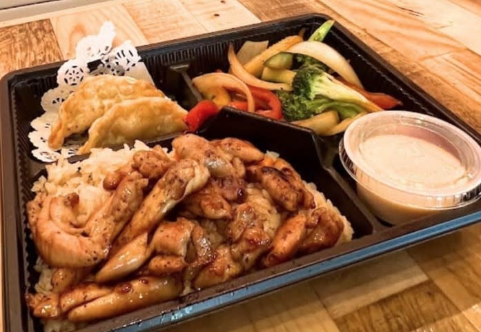 Akoya Kitchen