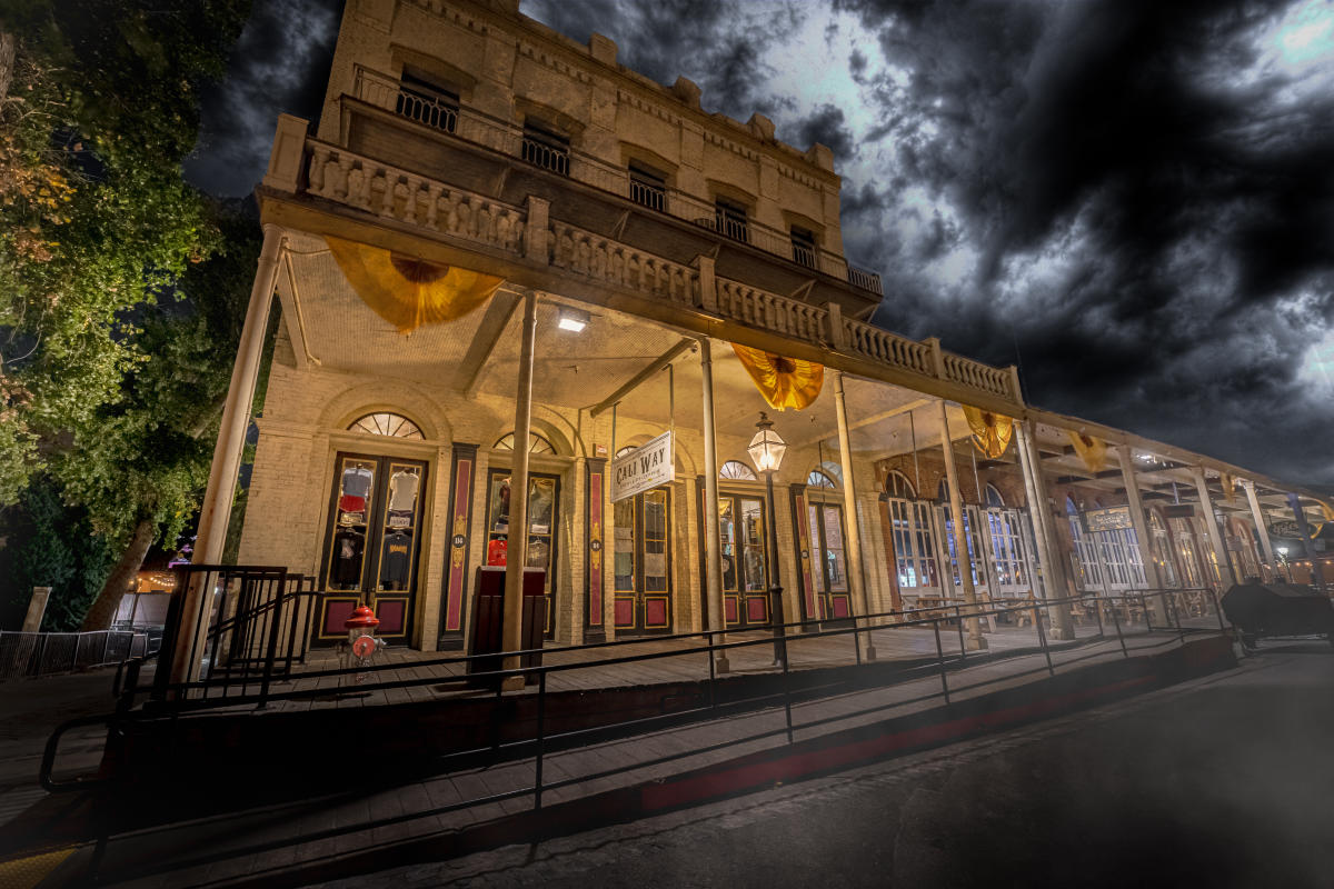 Sacramento Ghosts Tours & Pub Crawls