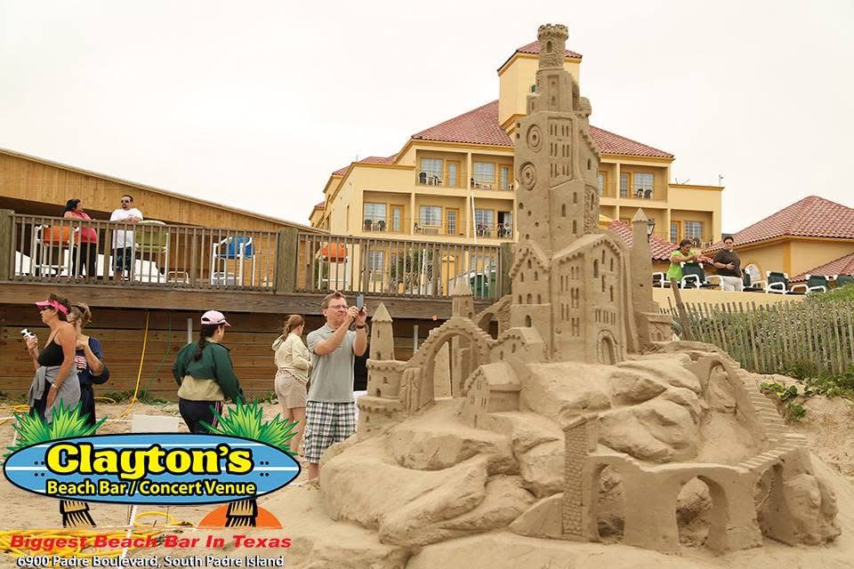 Clayton's Beach Bar & Grill