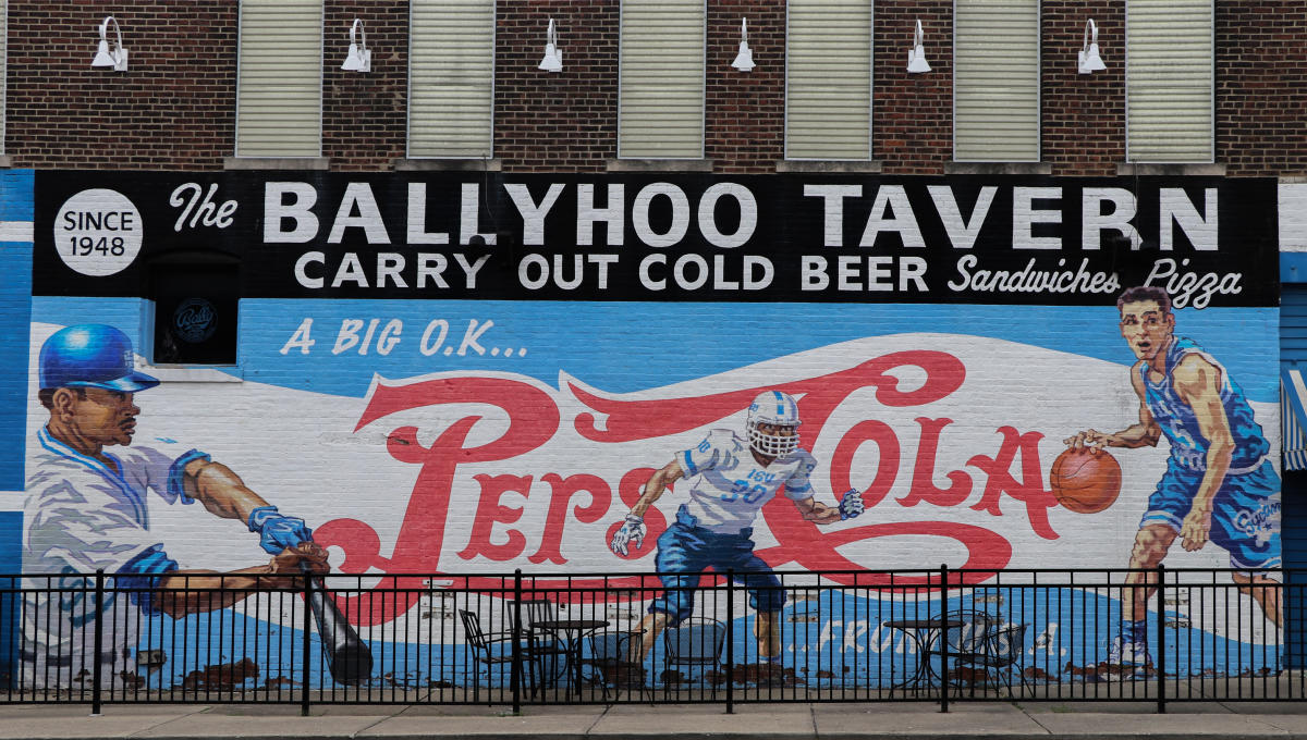 Ballyhoo Tavern