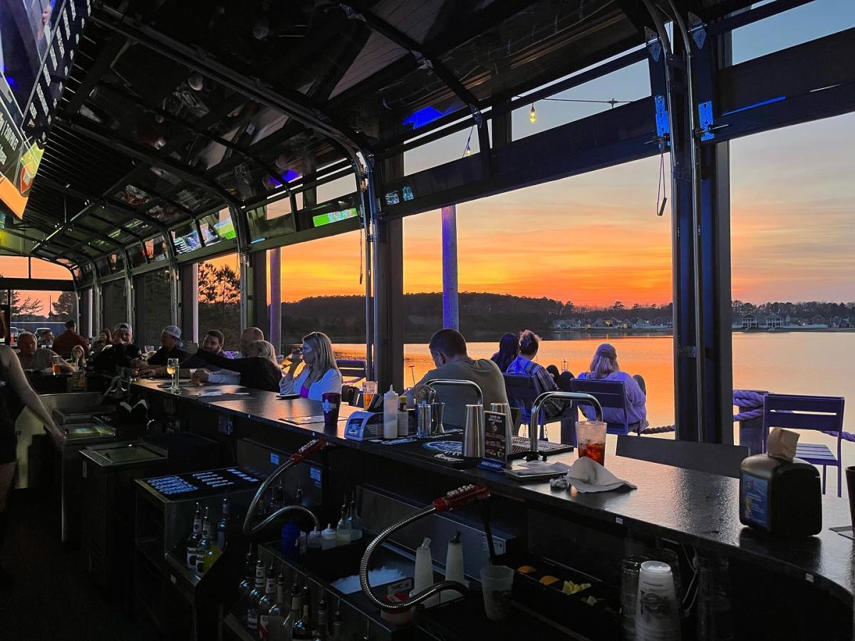 Shorebreak Pizza & Taphouse - Pungo